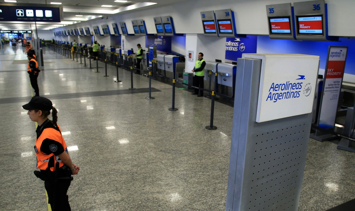 Rige el paro Aeronáutico en todo el país - Lv7 Radio Tucumán